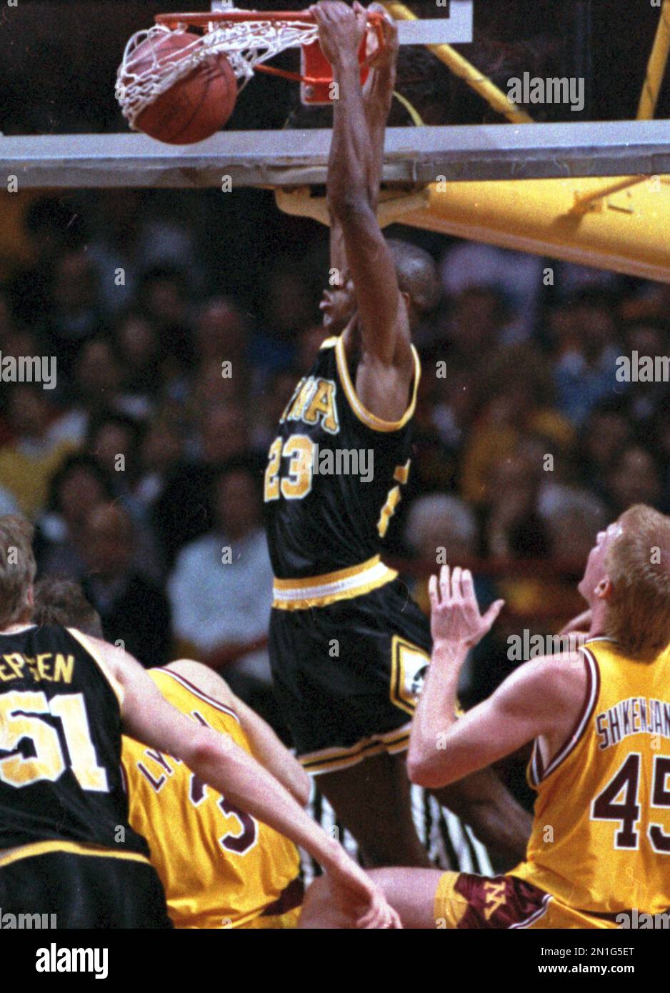 FILE - In this Jan. 14, 1989, file photo, Iowa's Roy Marble dunks ...