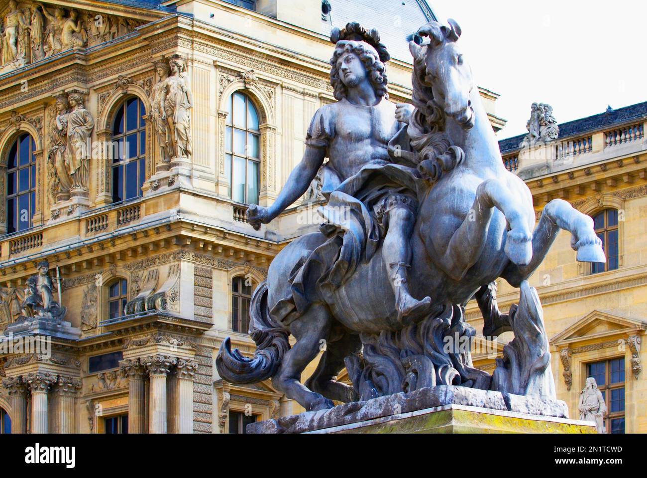 France paris louvre equestrian statue Banque de photographies et d ...
