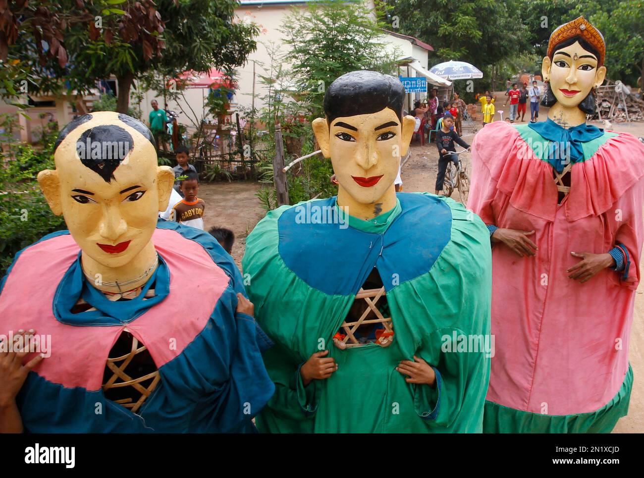 Cambodian dancers perform a local dance called "Ting Moang" during ...
