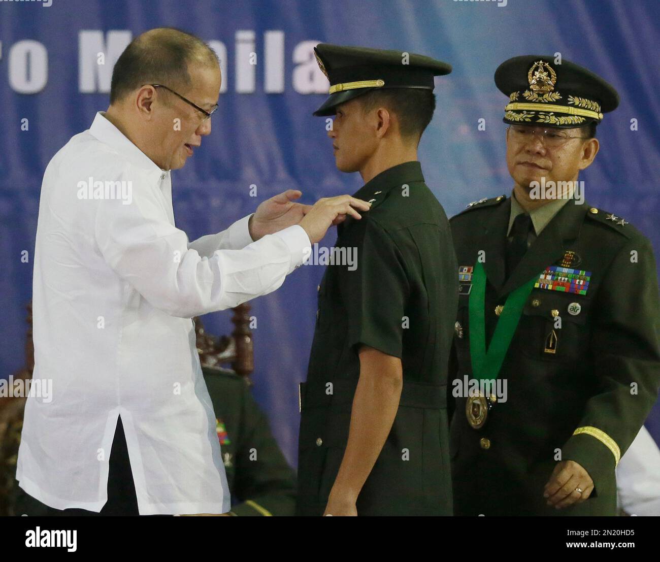 Philippine President Benigno Aquino III promotes to the rank of army ...