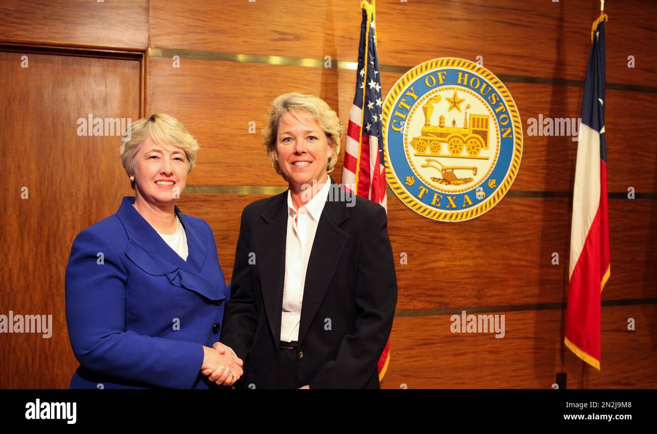 IMAGE DISTRIBUTED FOR SIEMENS - Lisa Davis, member of the Managing ...