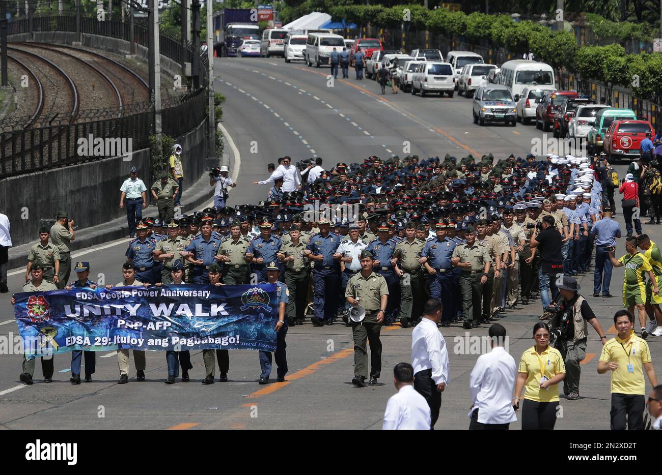 Members of the Philippine police and Armed Forces of the Philippines ...