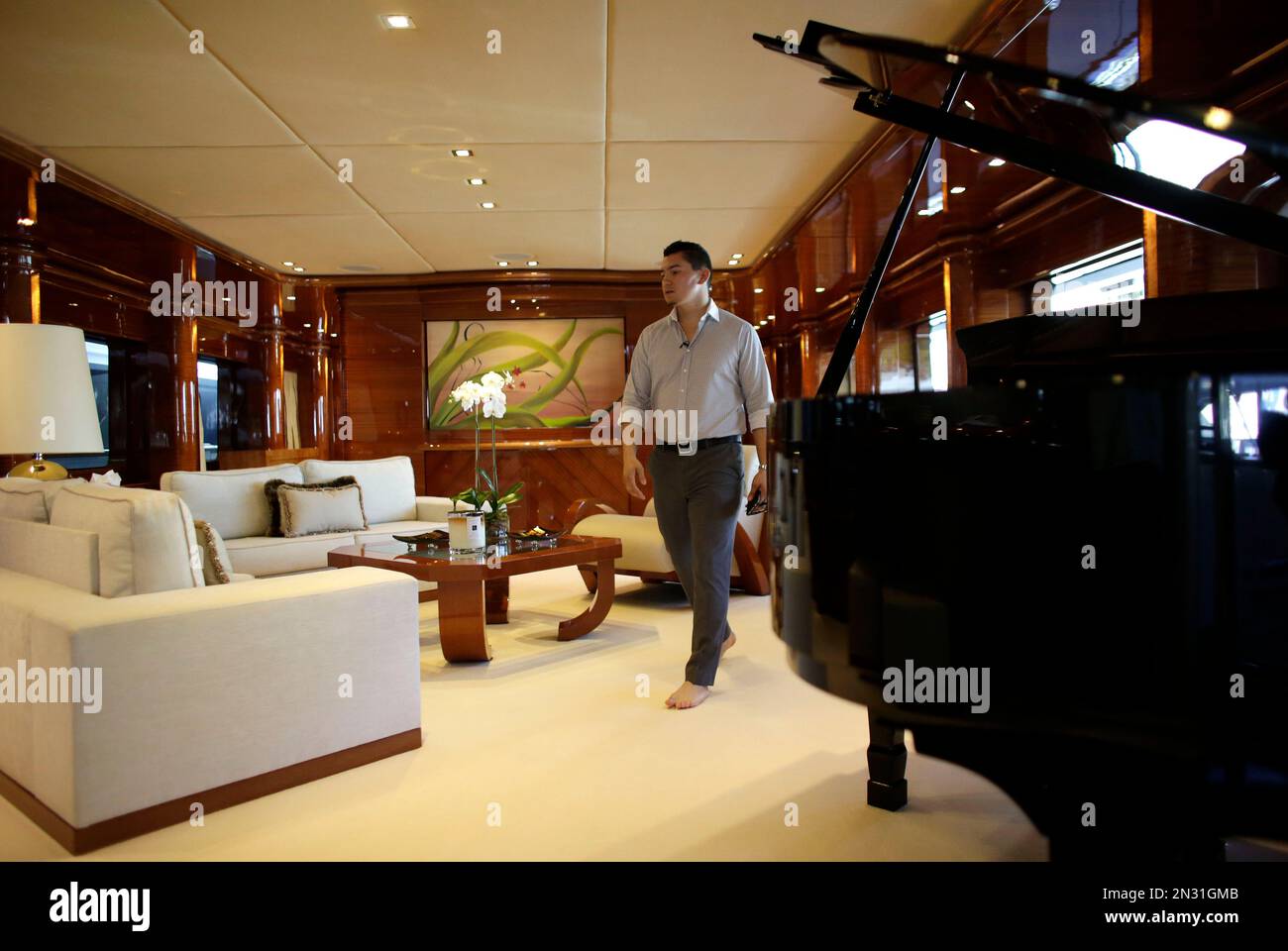 Broker Frank Grzeszczak, Jr., with International Yacht Collection ...