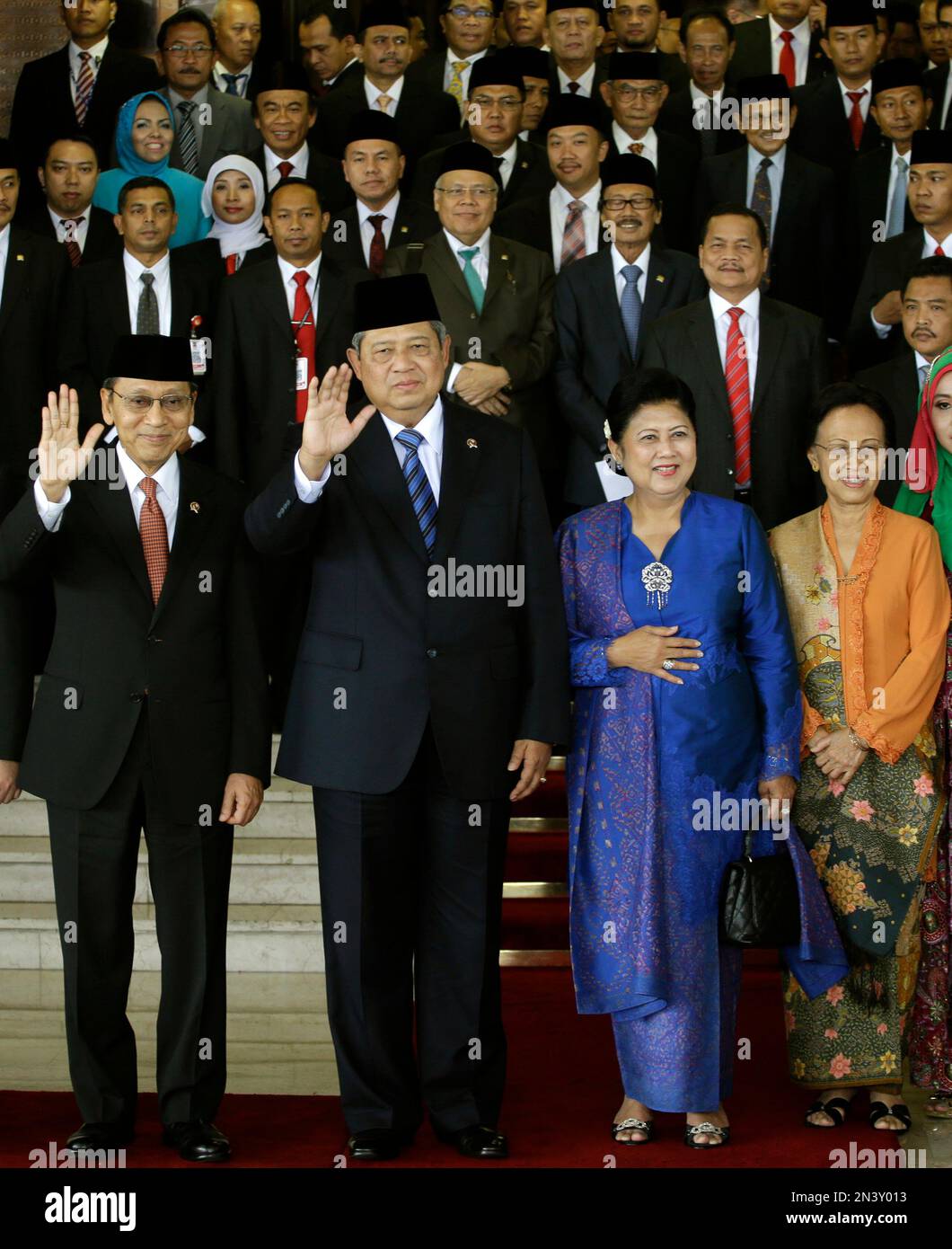 Indonesian President Susilo Bambang Yudhoyono, second from left, his ...