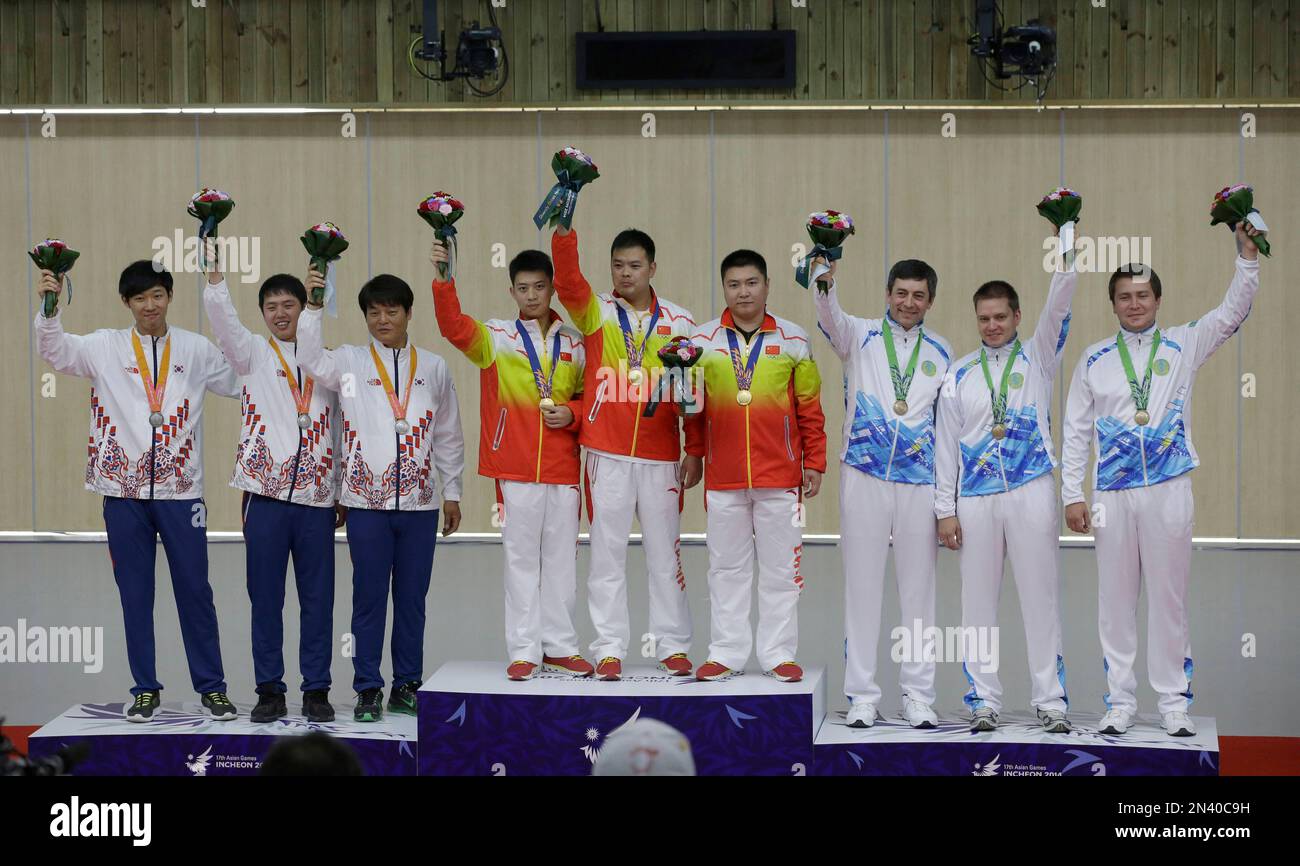 Gold medal winners China, center, silver medal winners South Korea and ...