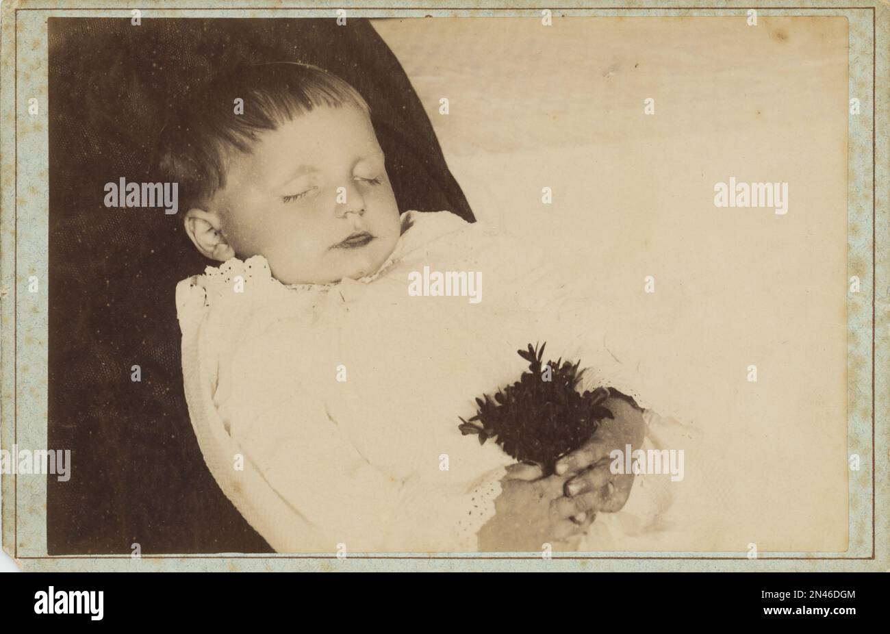 Enfant mort Banque de photographies et d’images à haute résolution - Alamy