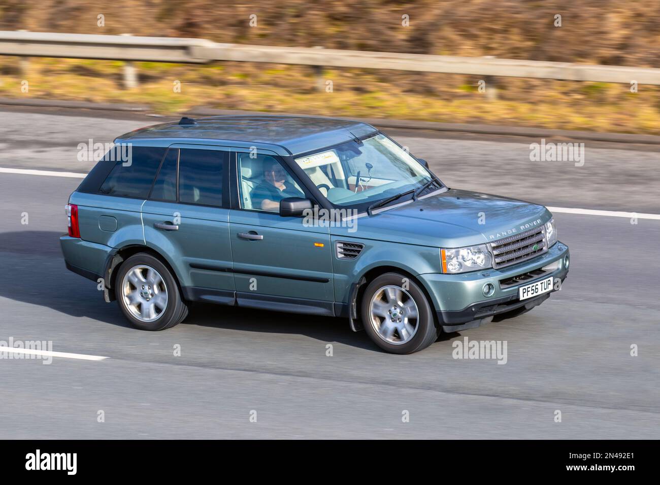 Land rover range rover sp hse tdv6 a Banque de photographies et d ...