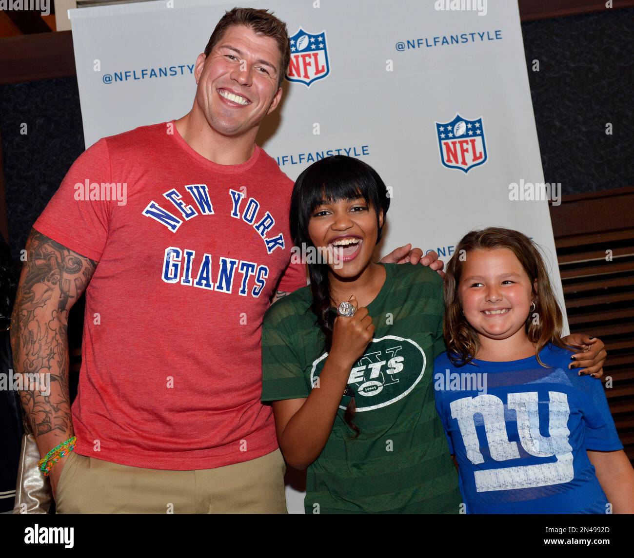 IMAGE DISTRIBUTED FOR NFL - From left, David Diehl, of the New York ...