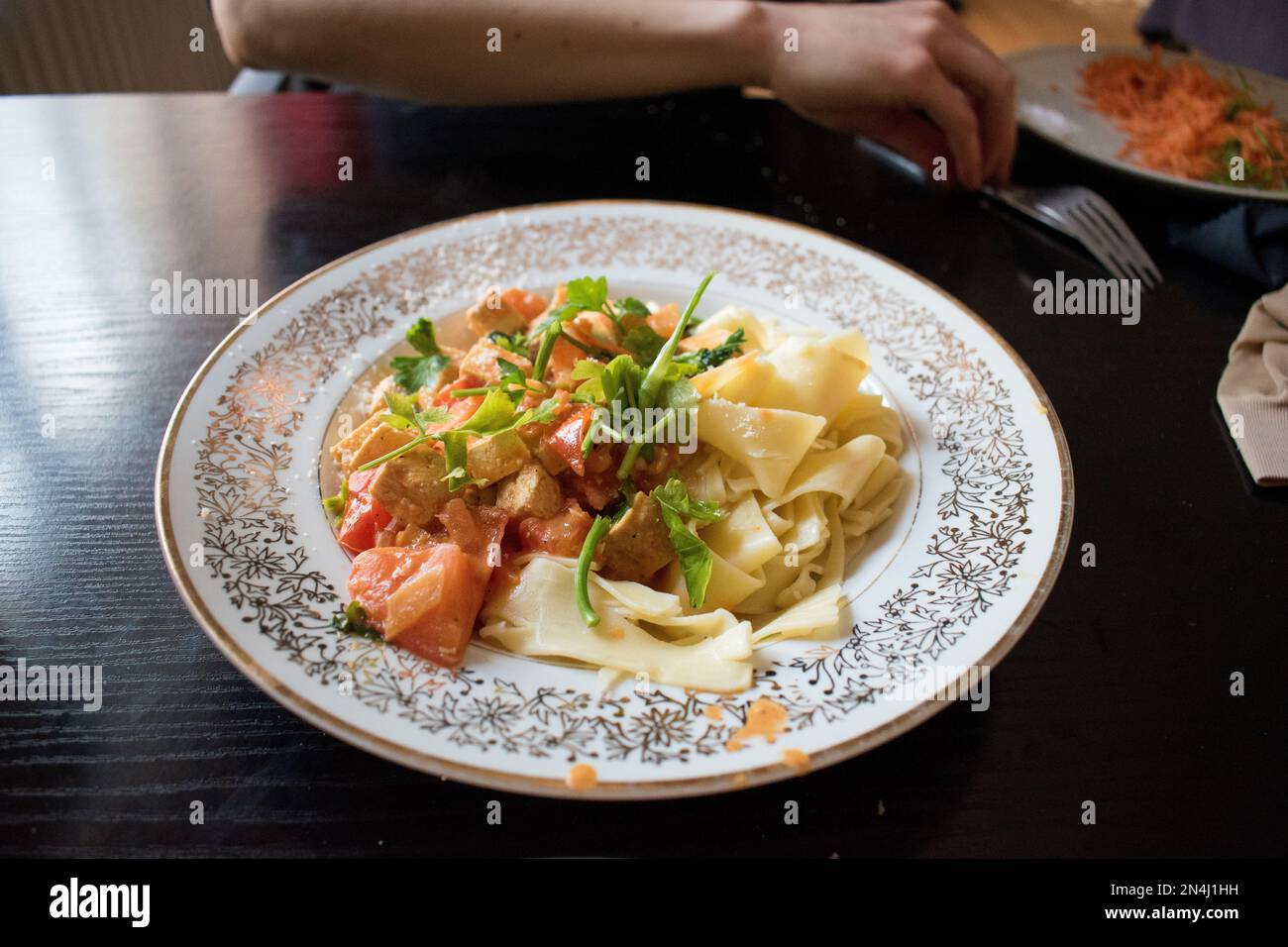 Pâtes spaghetti à la crème au poivre et au tofu. Recette idéale pour un ...