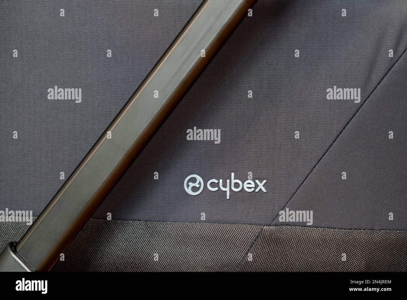 Novi Sad, Serbie - 15 janvier 2023 : logo de la marque Cybex Platinum ...