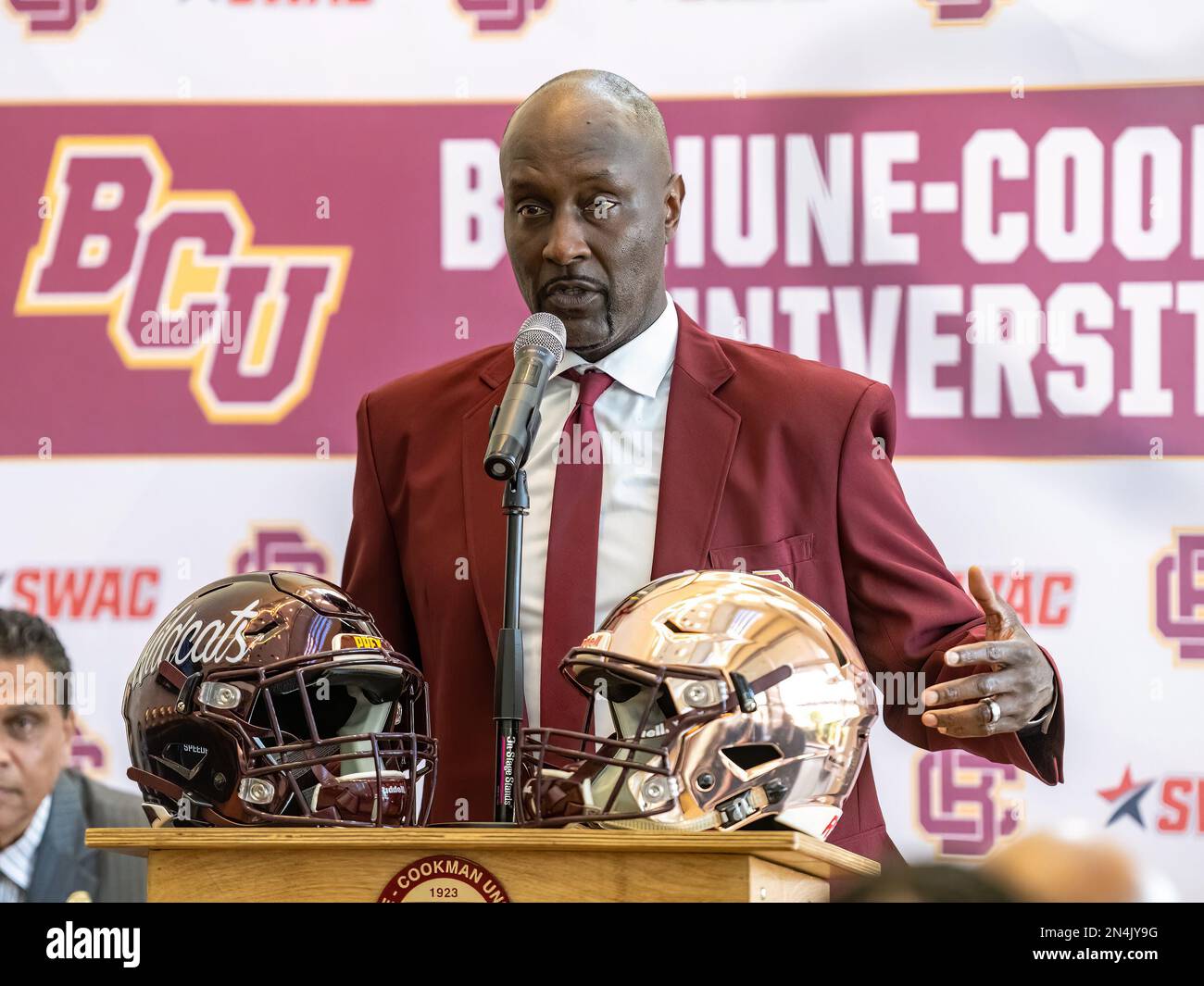 8 février 2023: Raymond Woodie, entraîneur-chef de football de New ...