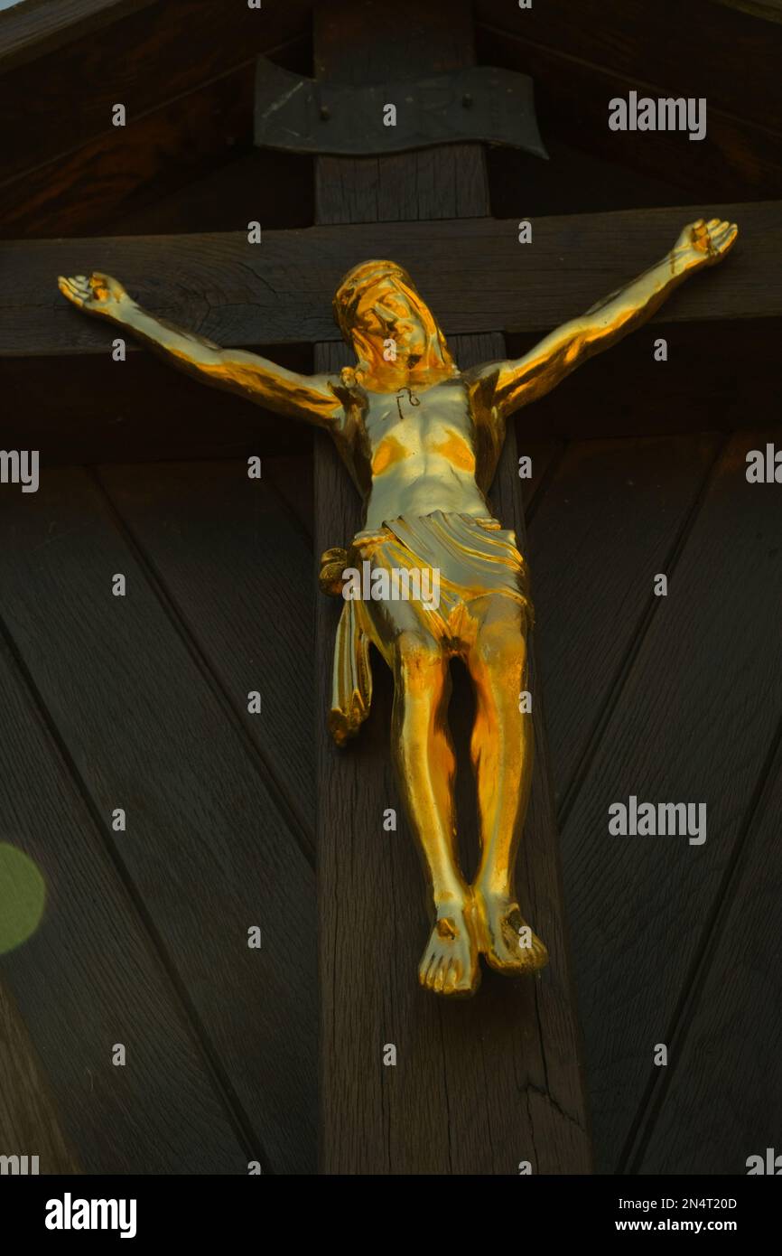 symbole de foi. Jésus Christ sur la croix de bois. Symbole de foi ...