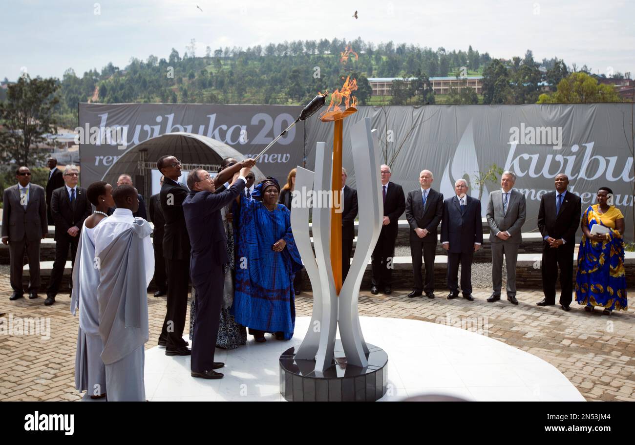 Rwandan President Paul Kagame and UN Secretary-General Ban Ki-moon ...