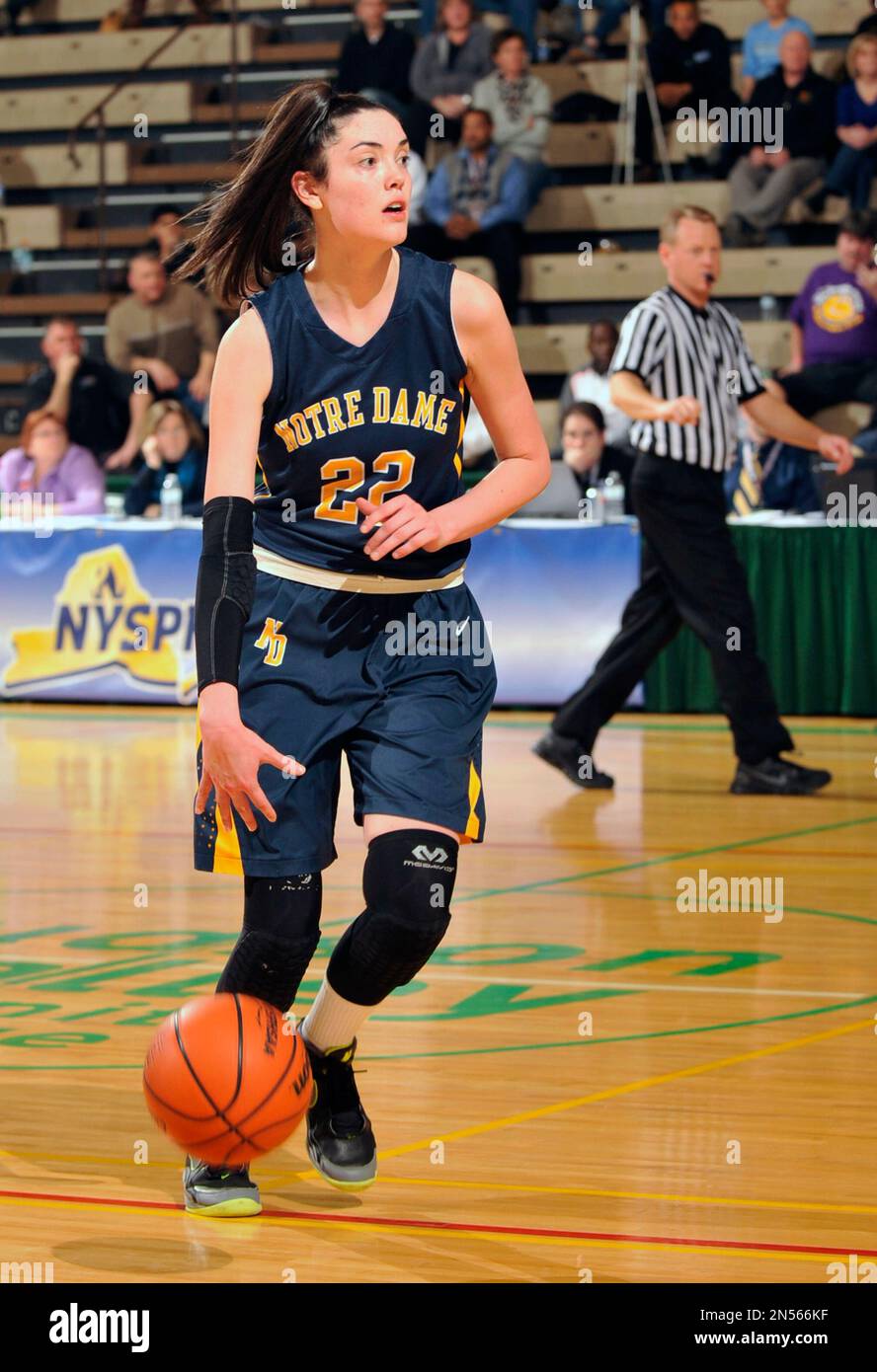 Notre Dame's Emily Durr (22) moves the ball past Bishop Kearney in the ...
