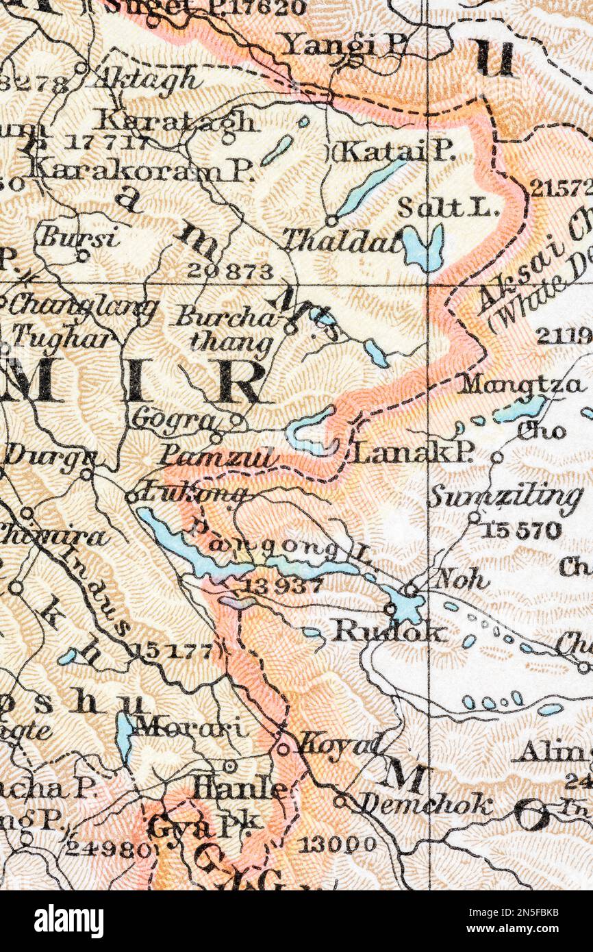 1900 carte historique de l'atlas du lac Pangong qui se trouve dans une ...