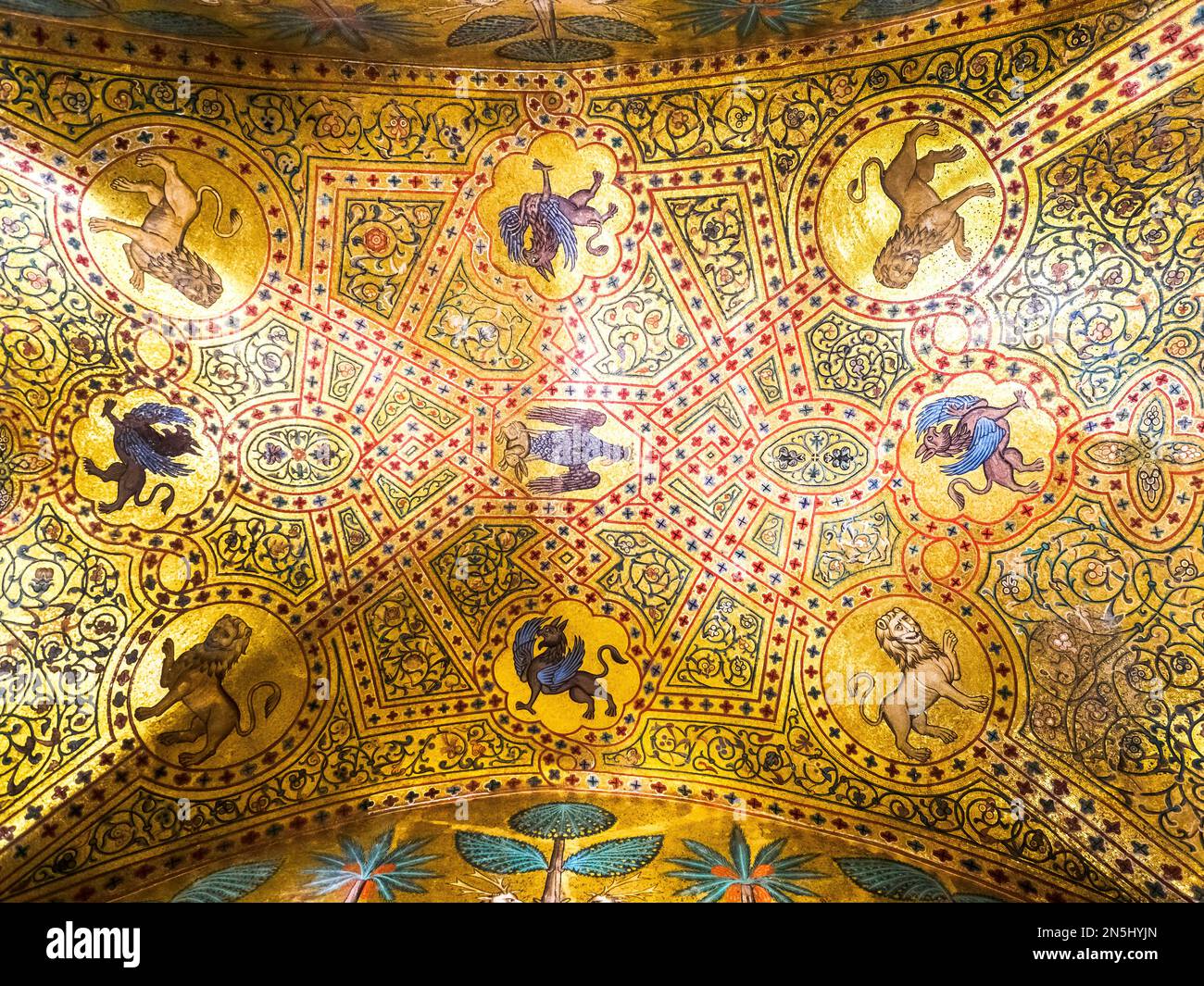 Salle du roi Roger, de l'époque normande dans le Palais normand ...
