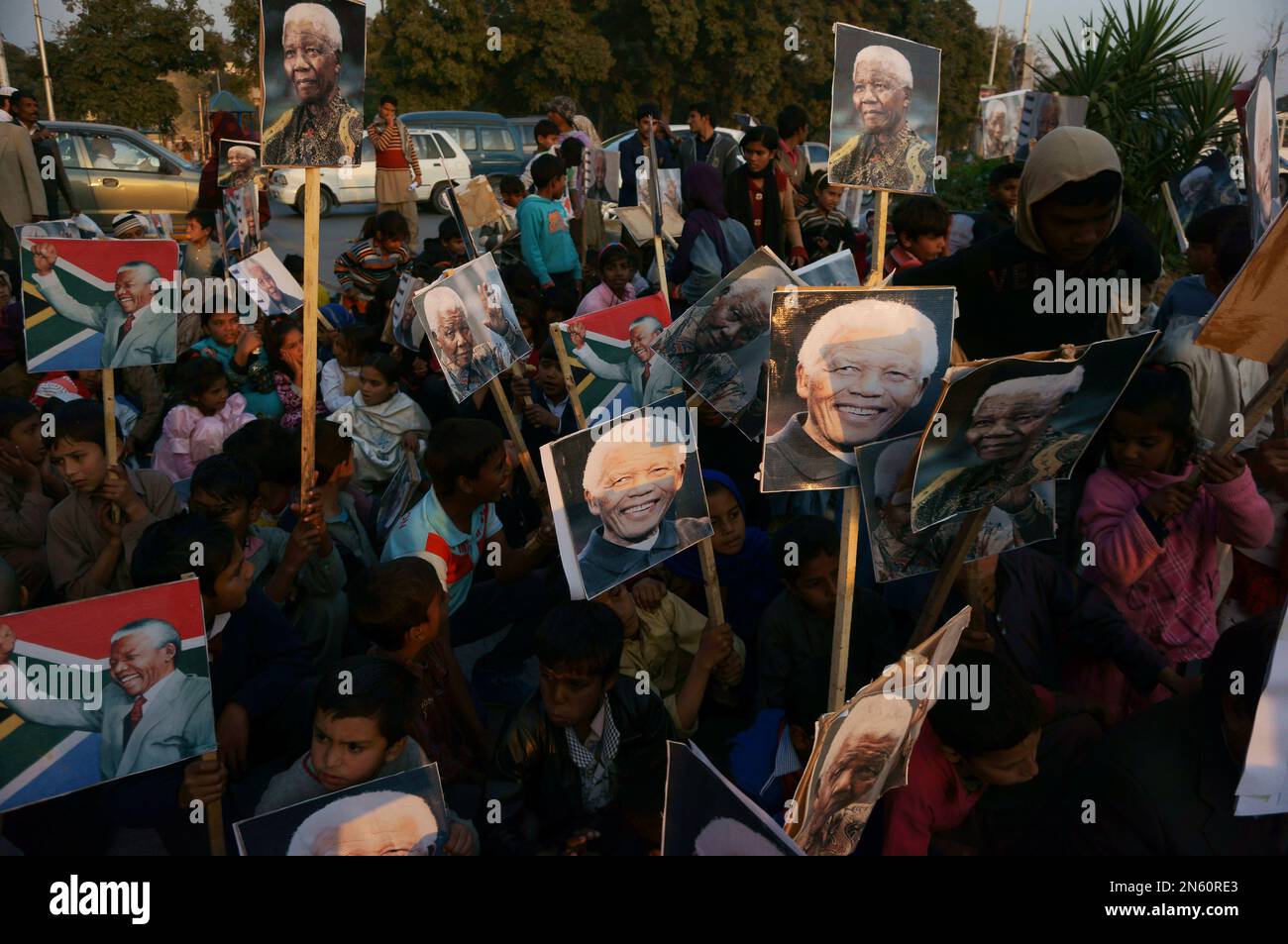Pakistani students gather in Islamabad, Pakistan, to pay tribute to ...