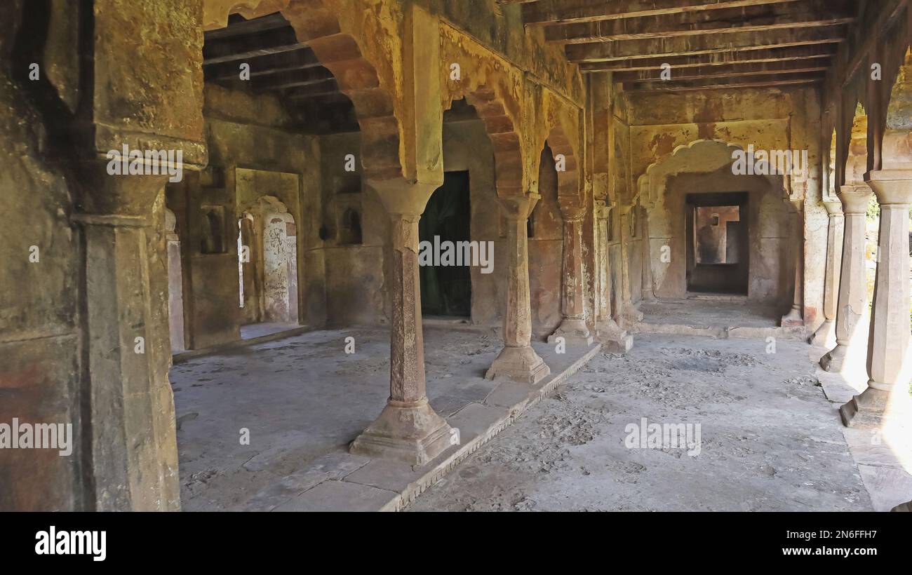 Mandapa en ruine Banque de photographies et d’images à haute résolution ...