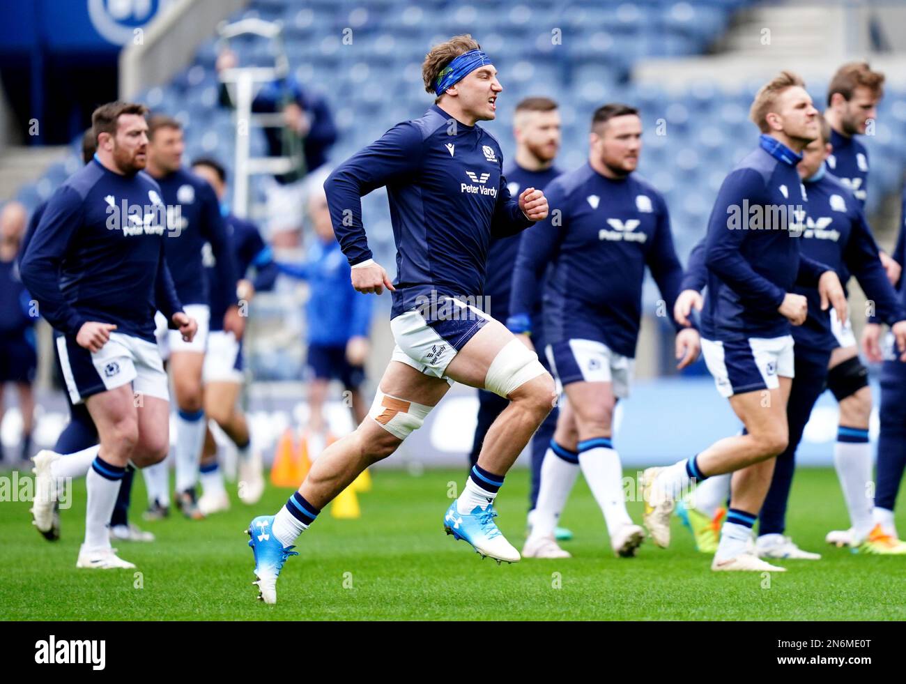 Jamie Ritchie (au centre), en Écosse, pendant la séance de formation ...