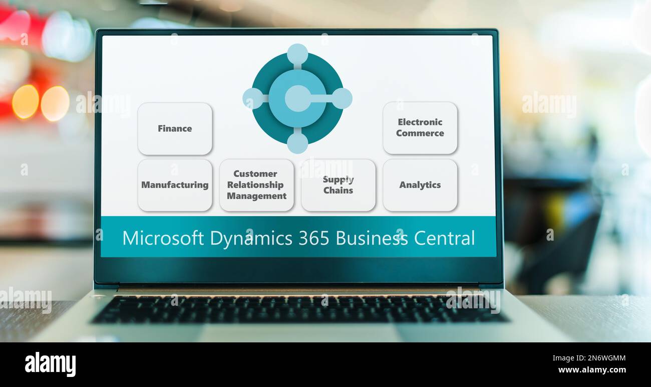 POZNAN, POL - JUL 20, 2022 : ordinateur portable affichant le logo de ...