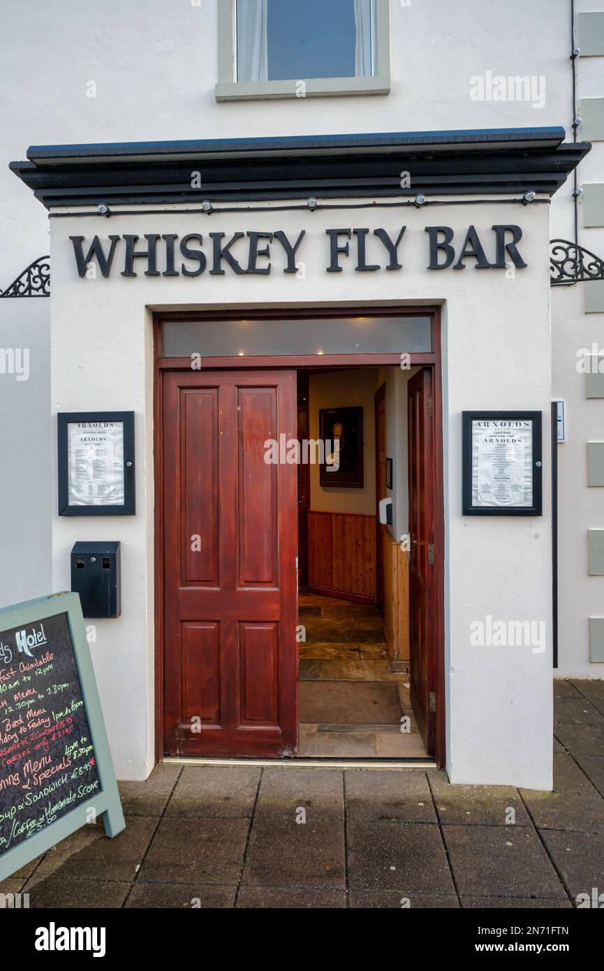 Dunfanaghy, Irlande- 28 janvier 2023: Devant le Whiskey Fly Bar qui ...