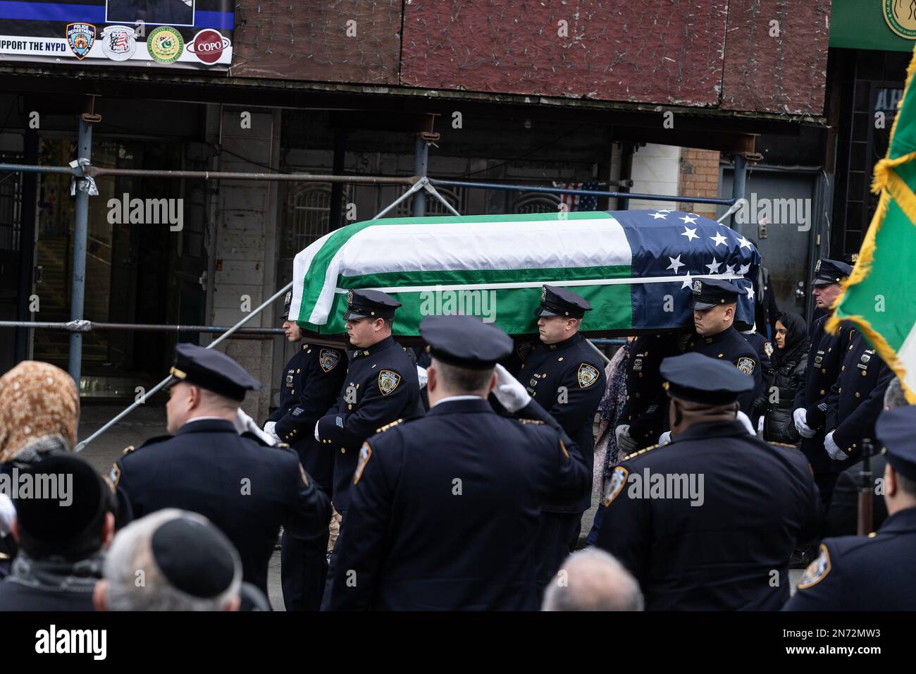 Officier du nypd adeed fayaz Banque de photographies et d’images à ...