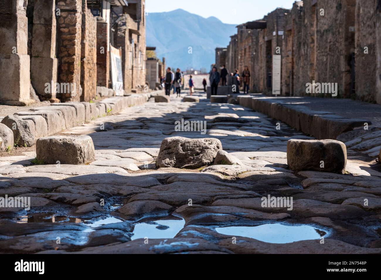 Pompéi, en Italie, Un passage en croix d'une route romaine typique dans ...