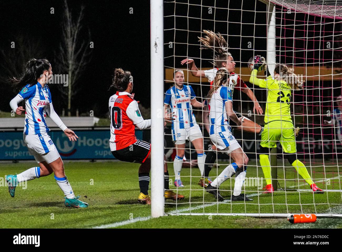 Rotterdam - Heerenveen le gardien de Vrouwen Jasmijn Resink lors du ...