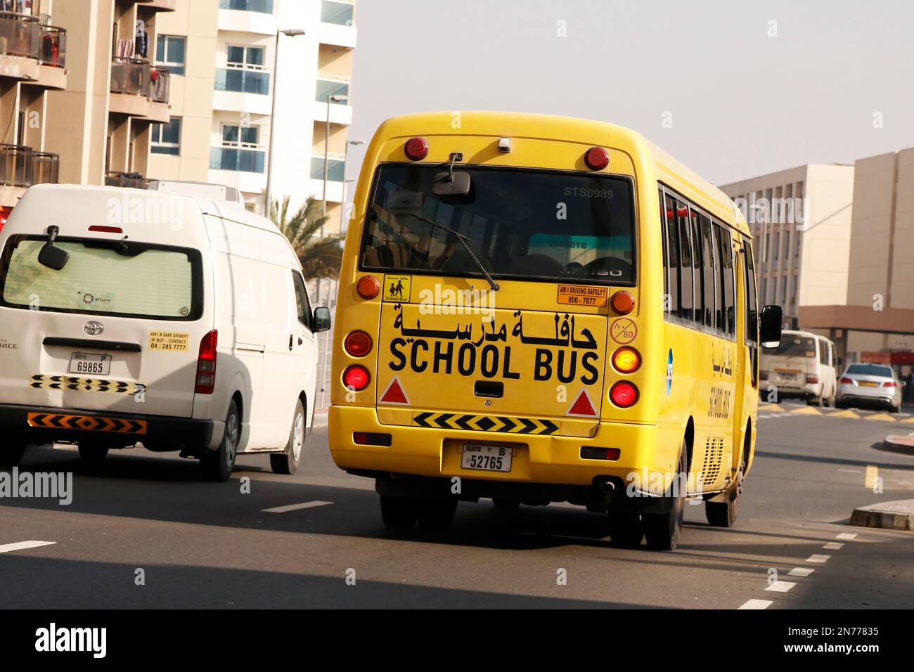 Public transport bus dubai uae Banque de photographies et d’images à ...