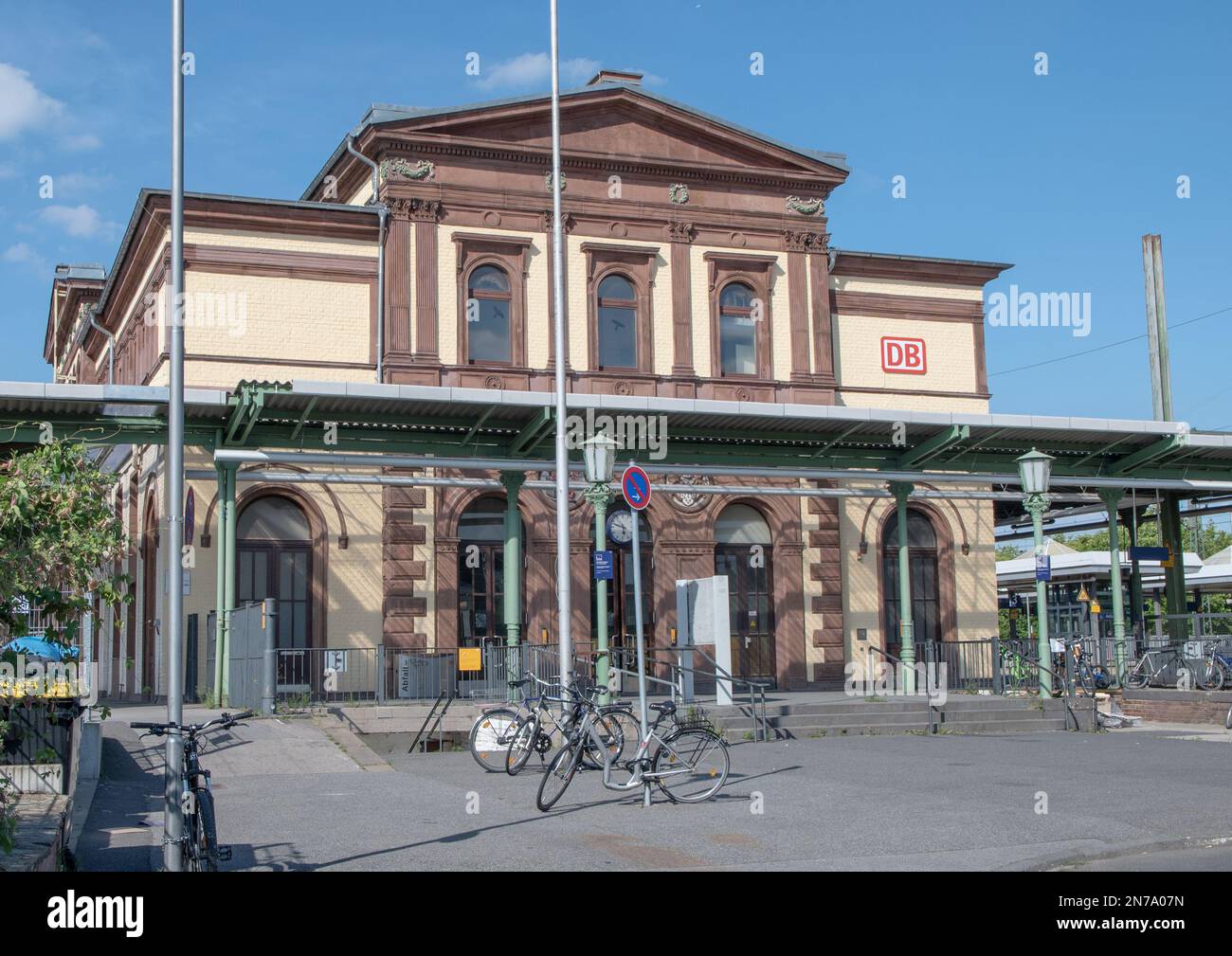 Düren août 2022 la gare de Düren est située au nord dans le centre de ...