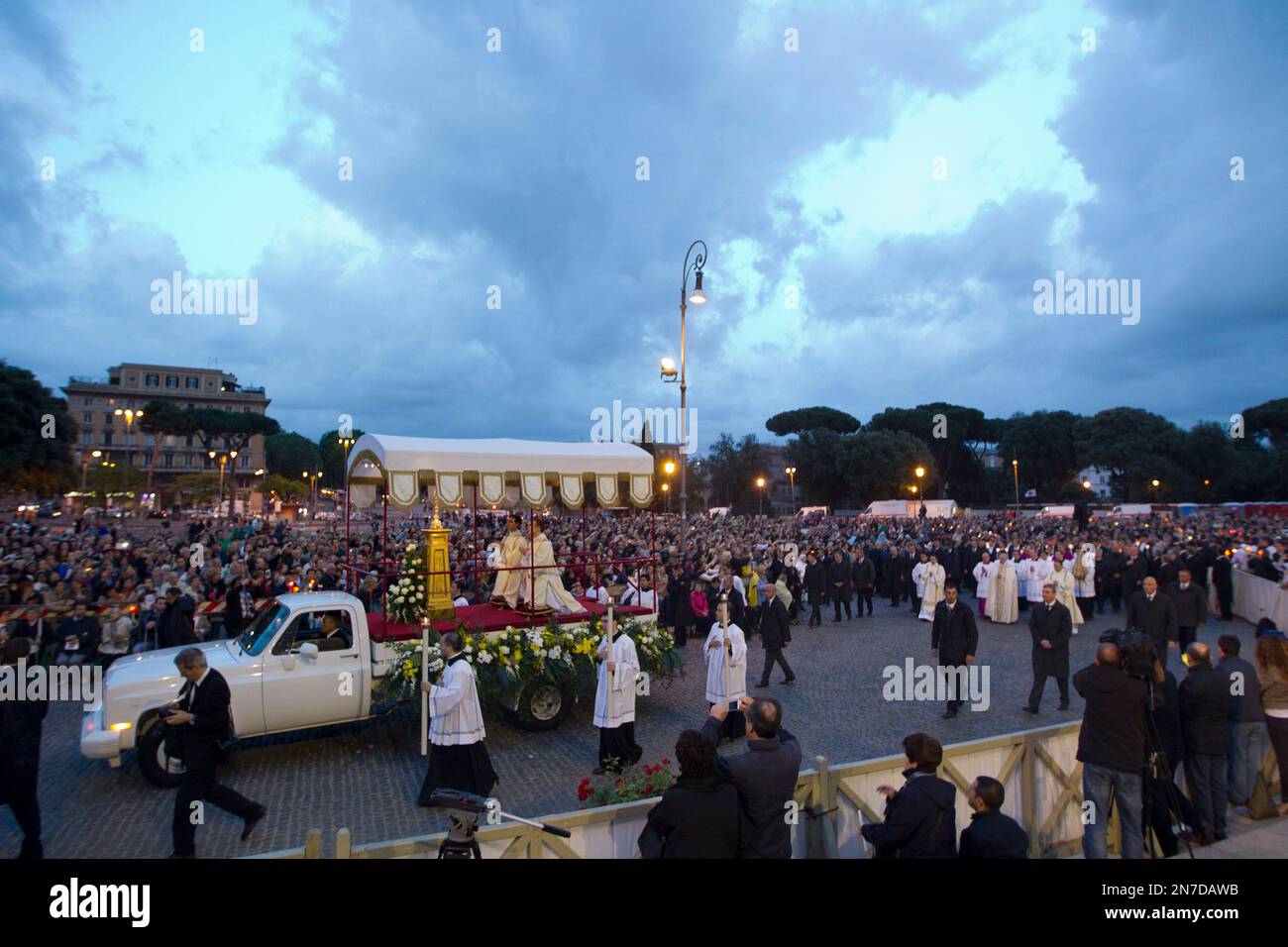 Pope Francis leads the Corpus Domini procession from St. John at the ...