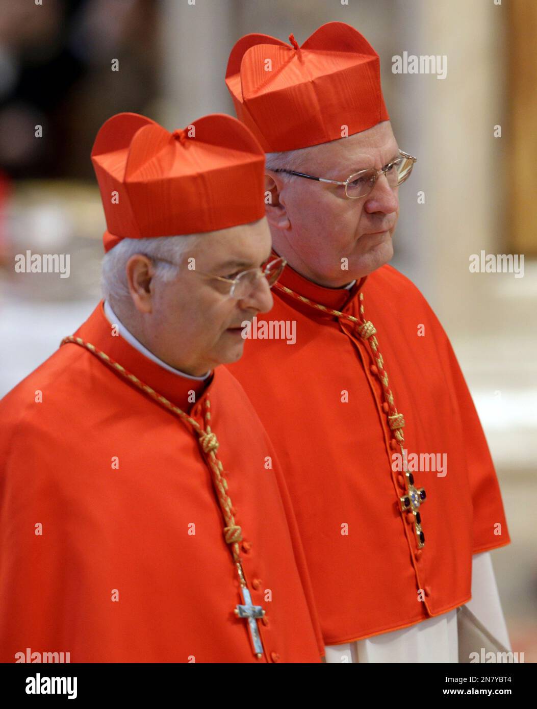 Cardinal Peter Erdo, of Hungary, right, and Cardinal Mauro Piacenza ...