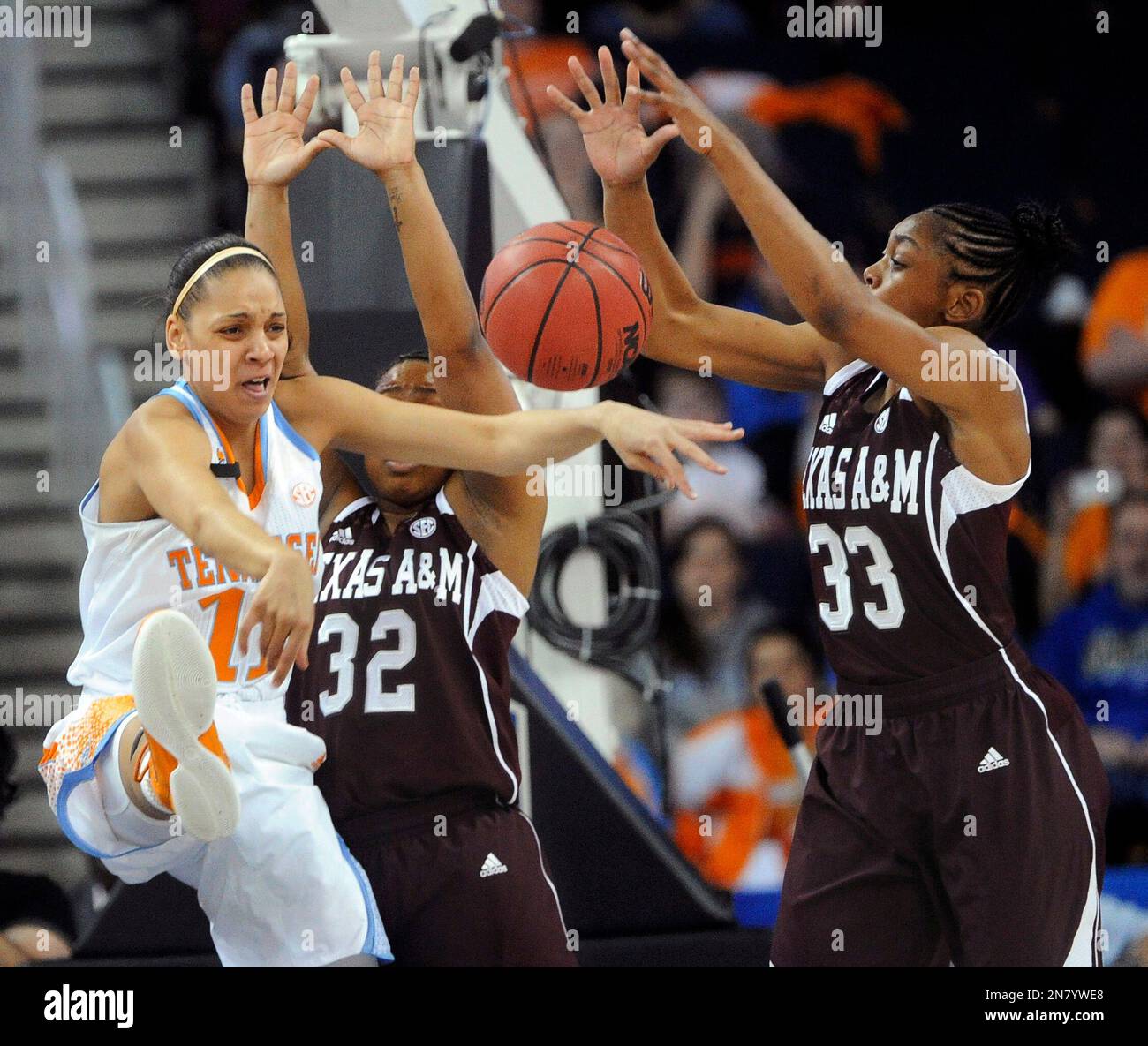 Tennessee guard Meighan Simmons (10) passes as Texas A&M guard Adrienne ...