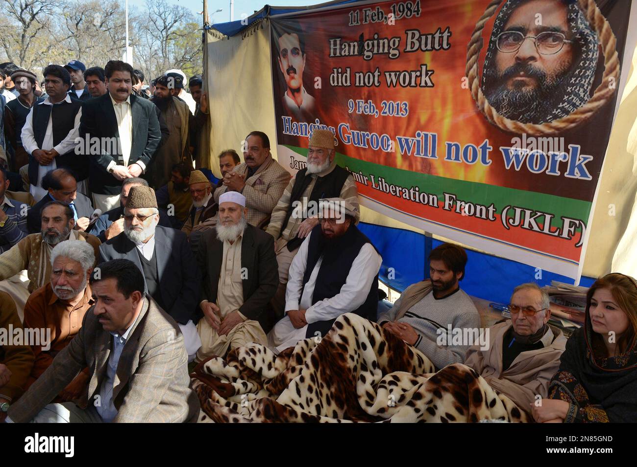 Pakistani religious and Kashmiri leaders join the chairman of the Jammu ...
