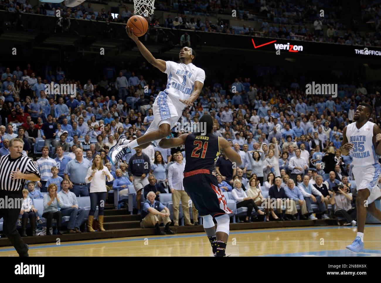North Carolina's Dexter Strickland (1) drives to the basket over ...