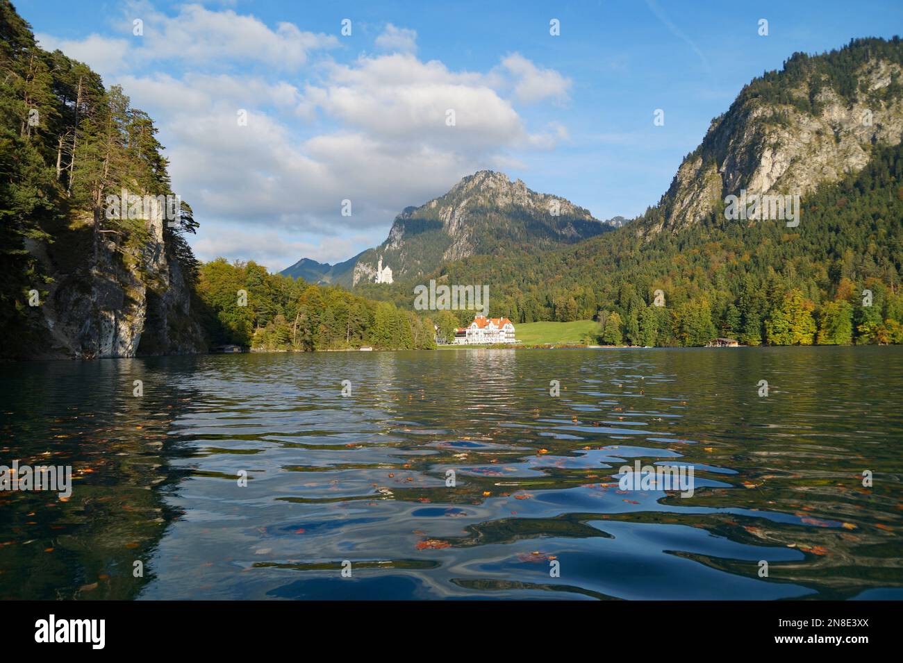 Neuschwanstein castle and lake alpsee Banque de photographies et d ...