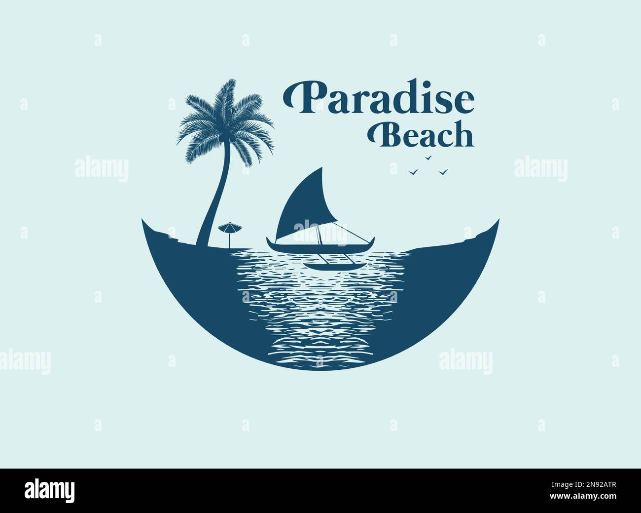 Paradise Beach et Voilier avec le Pacific Proa Silhouette on Sea Beach ...