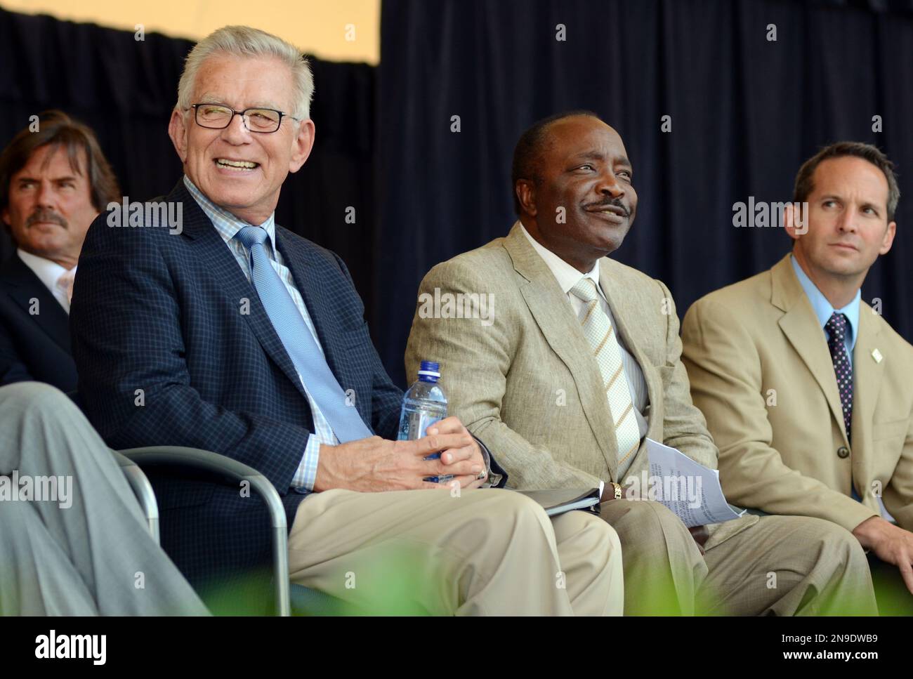 From left, Tim McCarver, National Baseball Hall of Famer Joe Morgan and ...