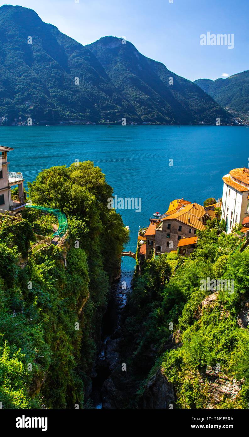 Vue aérienne de Nesso, village pittoresque et coloré situé sur les ...