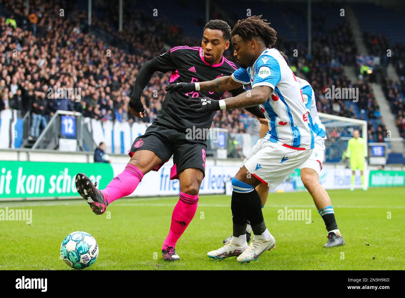 HEERENVEEN, PAYS-BAS - FÉVRIER 12 : le bois quinten de Feyenoord est ...
