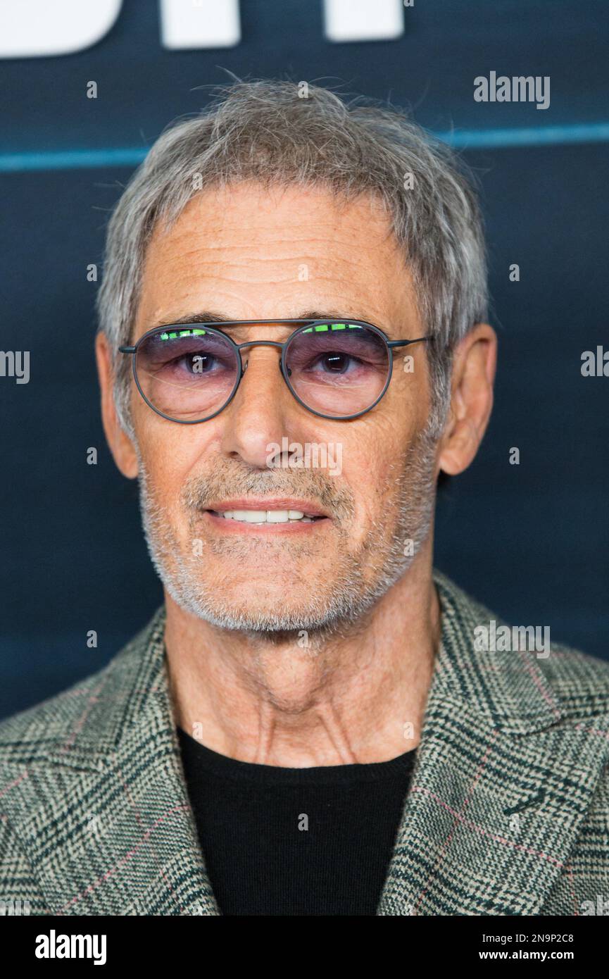 Gerard Lanvin assiste à la première de la série Apple TV 'liaison' au ...