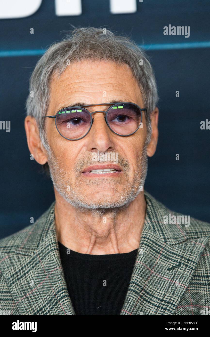 Gerard Lanvin assiste à la première de la série Apple TV 'liaison' au ...