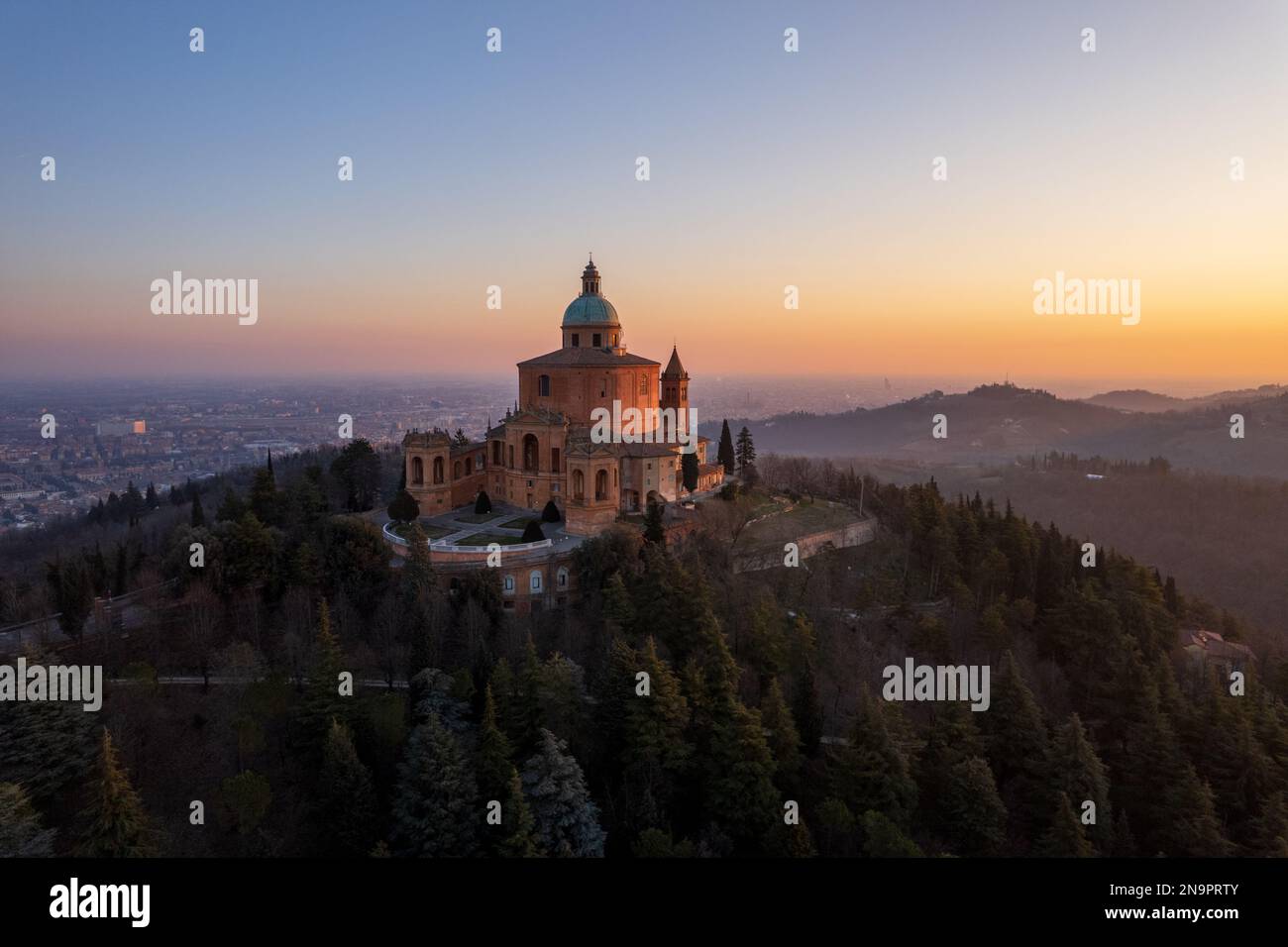 Basilique santuario della madonna di san luca Banque de photographies et d’images à haute ...