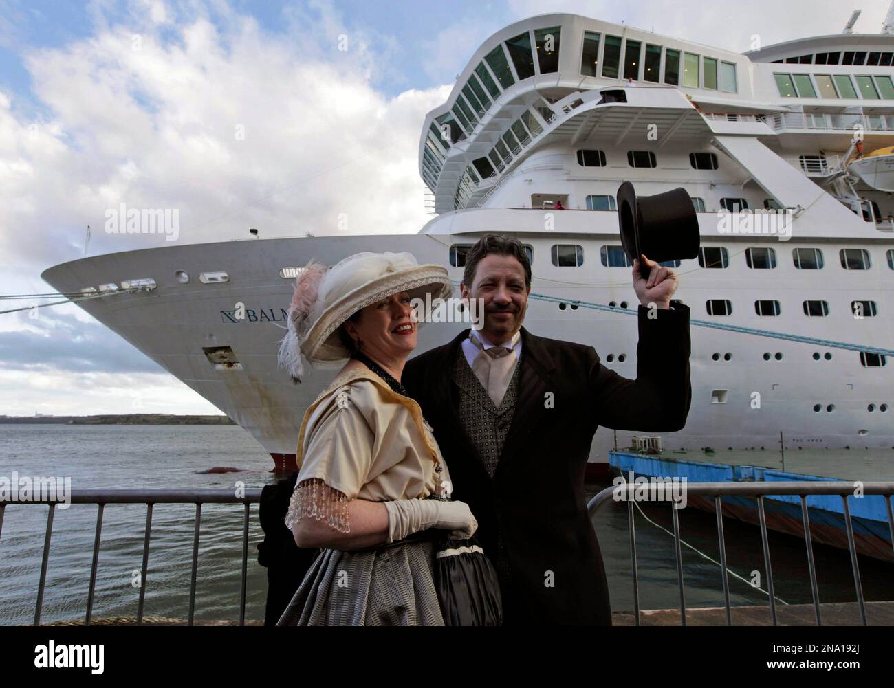 Mary Beth Crocker, left, and her husband Tom Dearing from Newport Ky ...