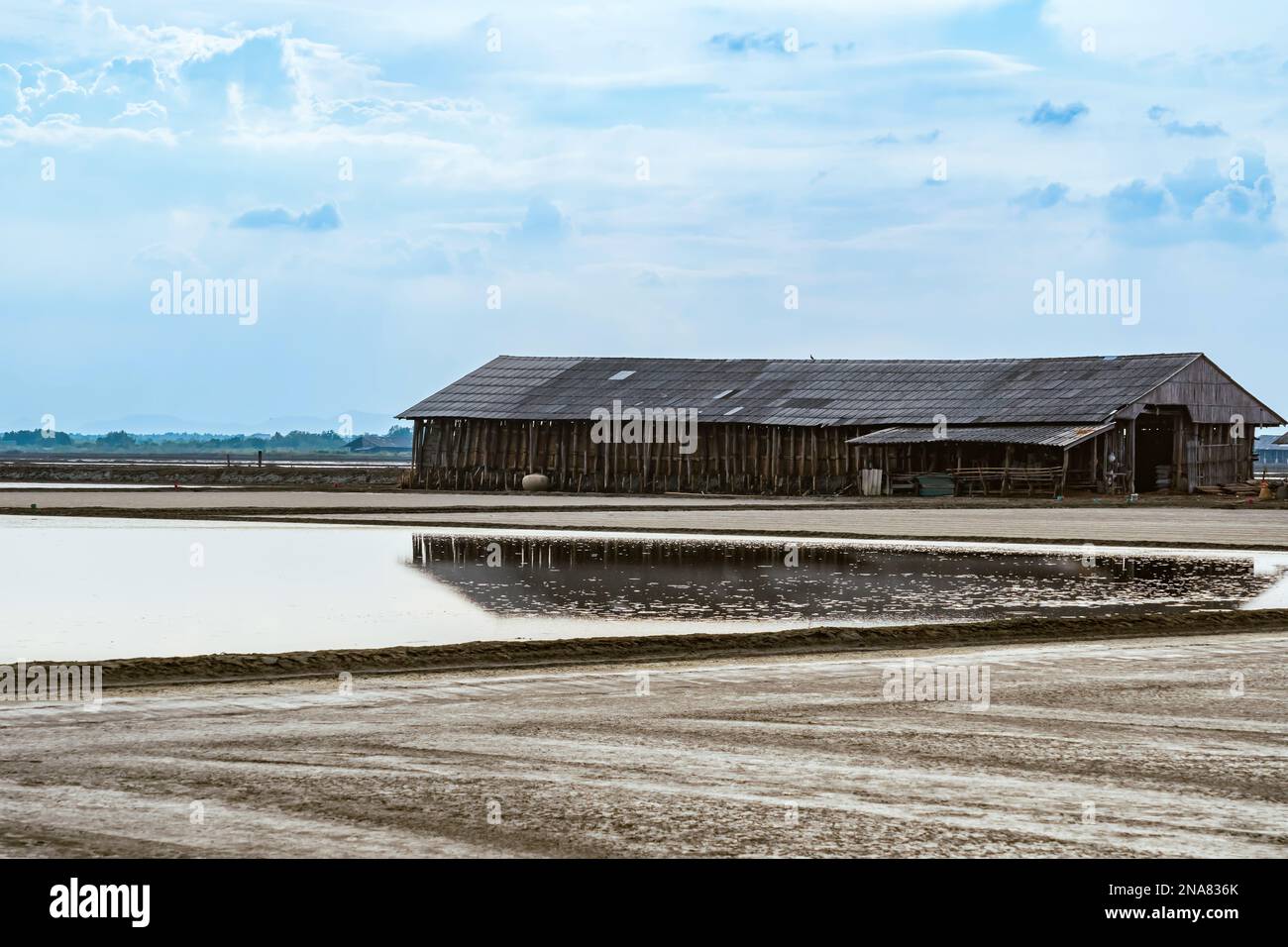 Greniers de stockage de sel, stockage de sel de mer dans les fermes de ...