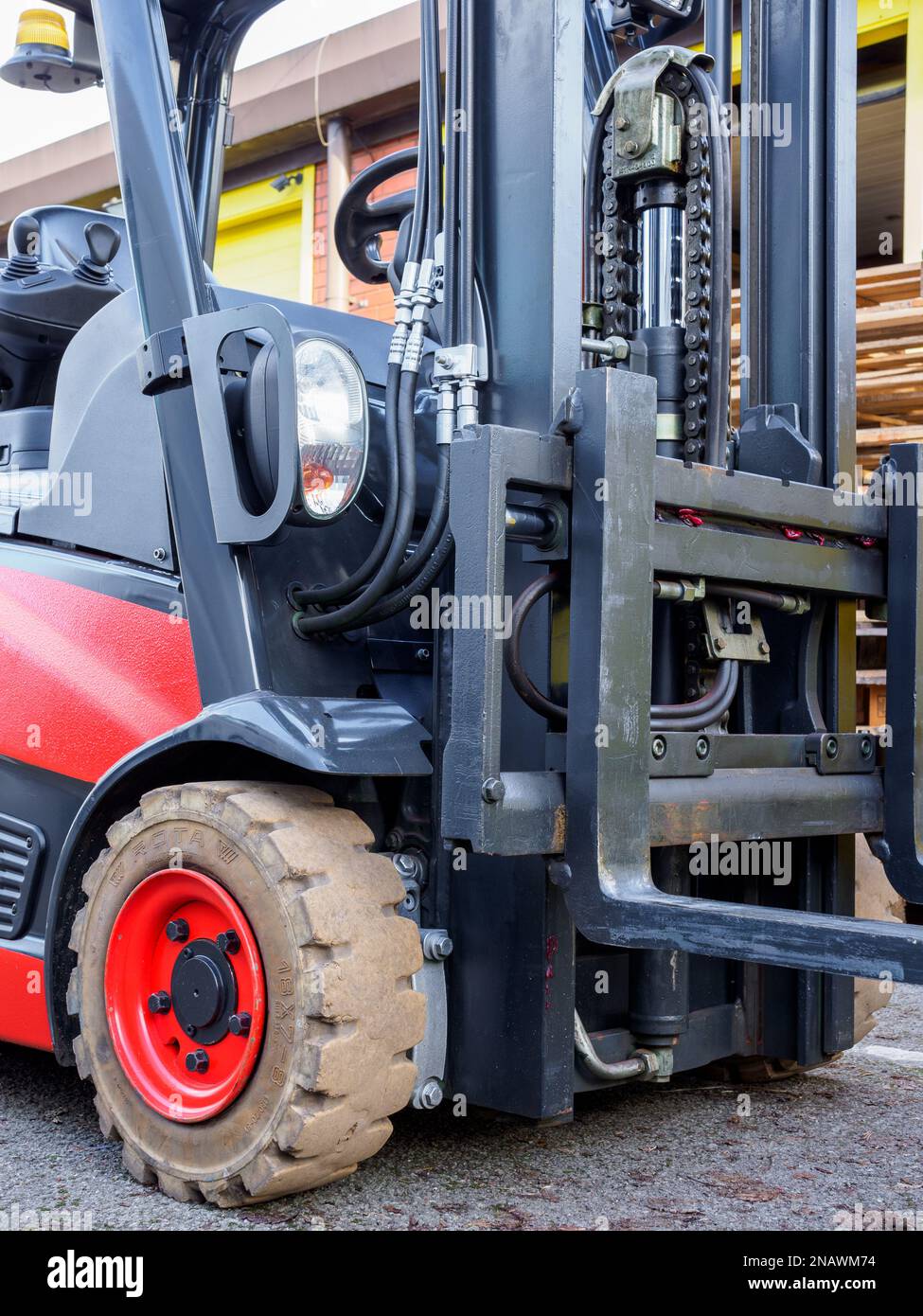 Transpalette électrique Banque de photographies et d’images à haute ...