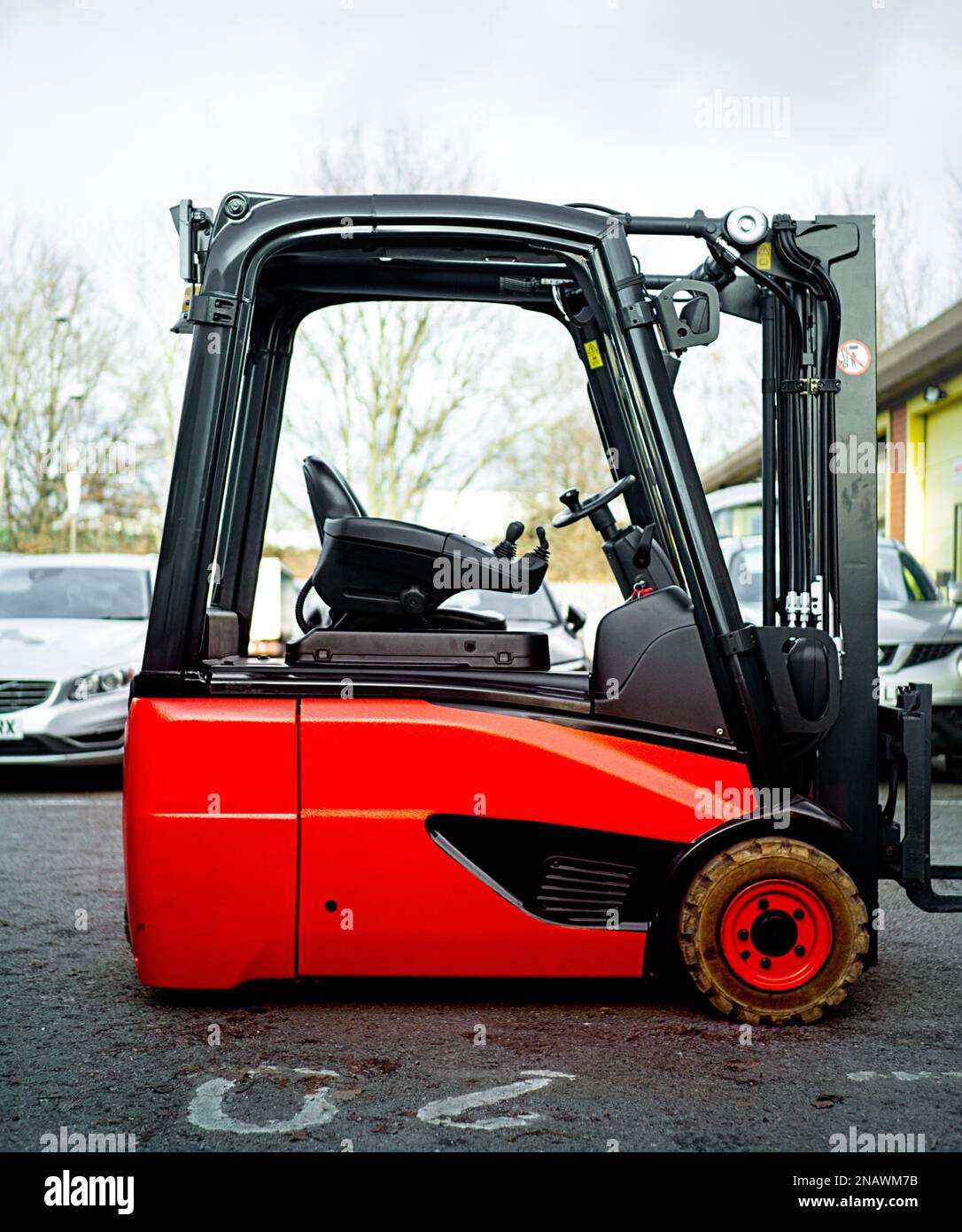 Chariot élévateur électrique à batterie assis dans le véhicule de ...