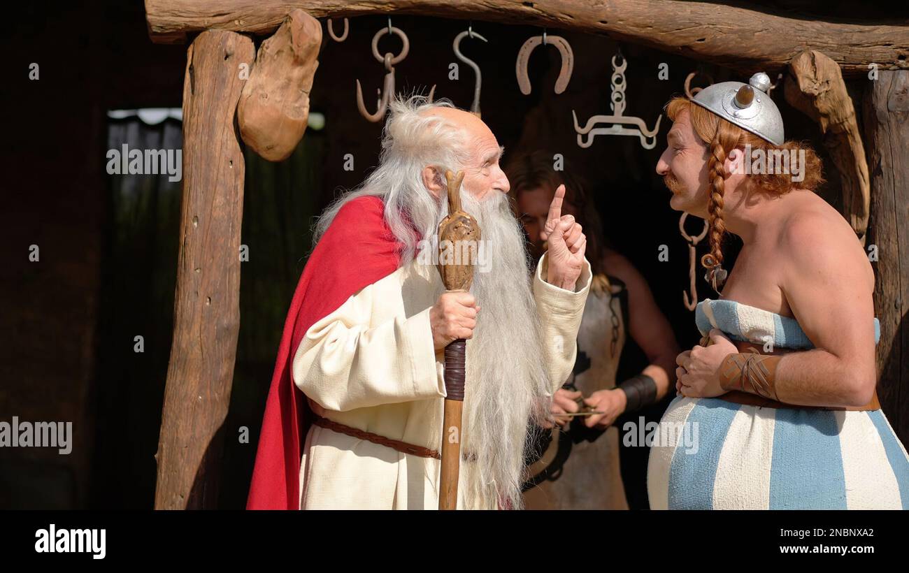 GILLES LELLOUCHE DANS ASTÉRIX & OBELIX: LE MOYEN ROYAUME (2023) -TITRE ...