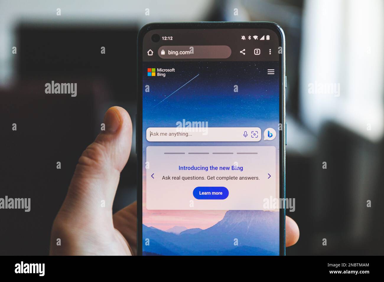 Gros plan du nouveau chatbot Bing sur smartphone. Microsoft Bing est le ...