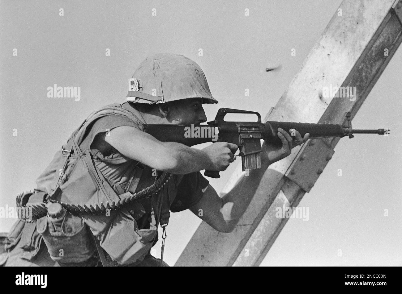 A radioman of a unit of the US 9th infantry division operating in the ...